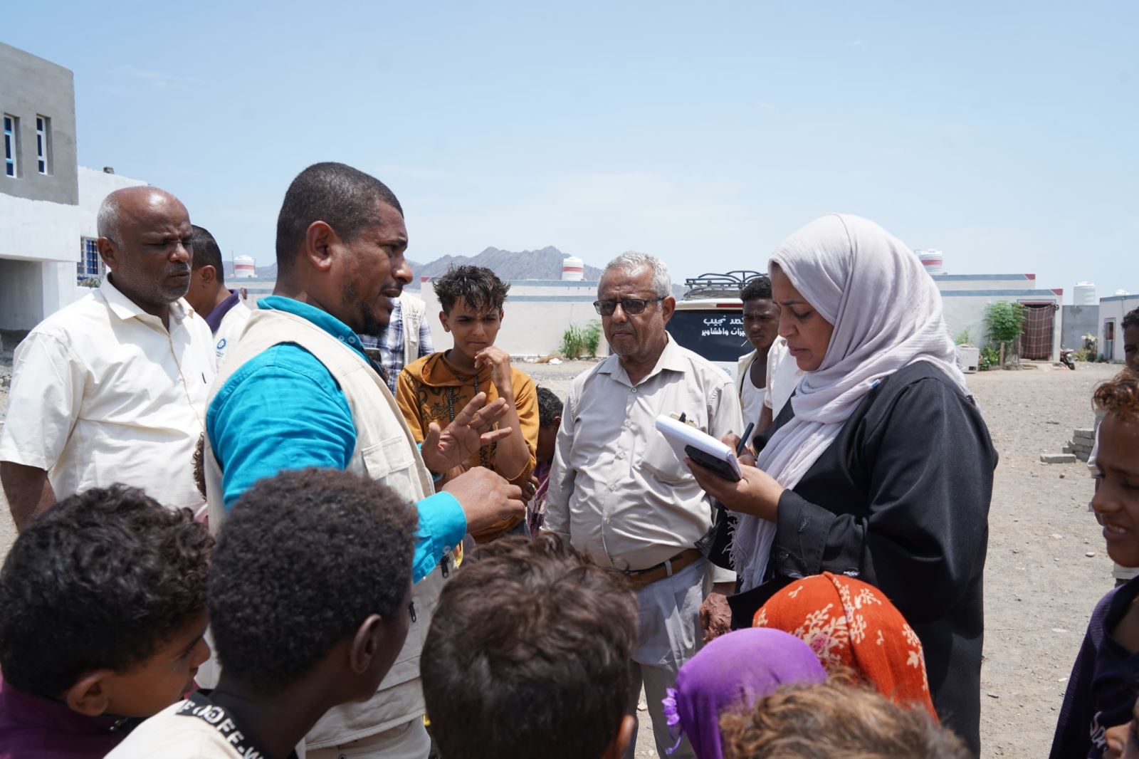 الدوغاني تطلع على مشاريع ينابيع الخير في الحديدة وتزور قرية الدبوس السكنية Yanabia Al-Khair ...